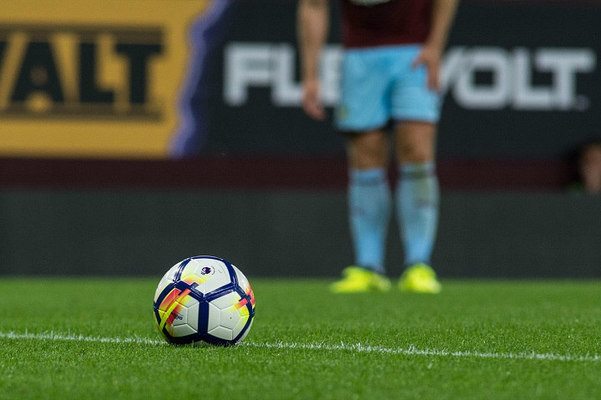 How to Curve a Soccer Ball (3 Step-by-Step Methods)