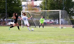 10 Traits of a World-Class Soccer Forward (Position Guide)